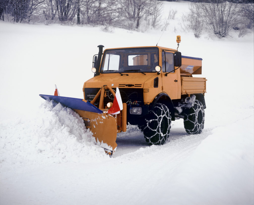 Unimog im Winterdienst - Unimog-Community.de