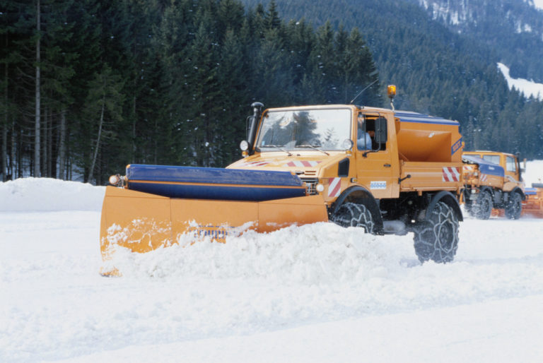 Unimog im Winterdienst - Unimog-Community.de